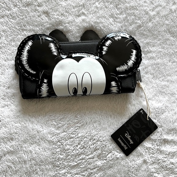 Loungefly | Bags | Disney Loungefly Clutch Wallet Mickey And Minnie ...